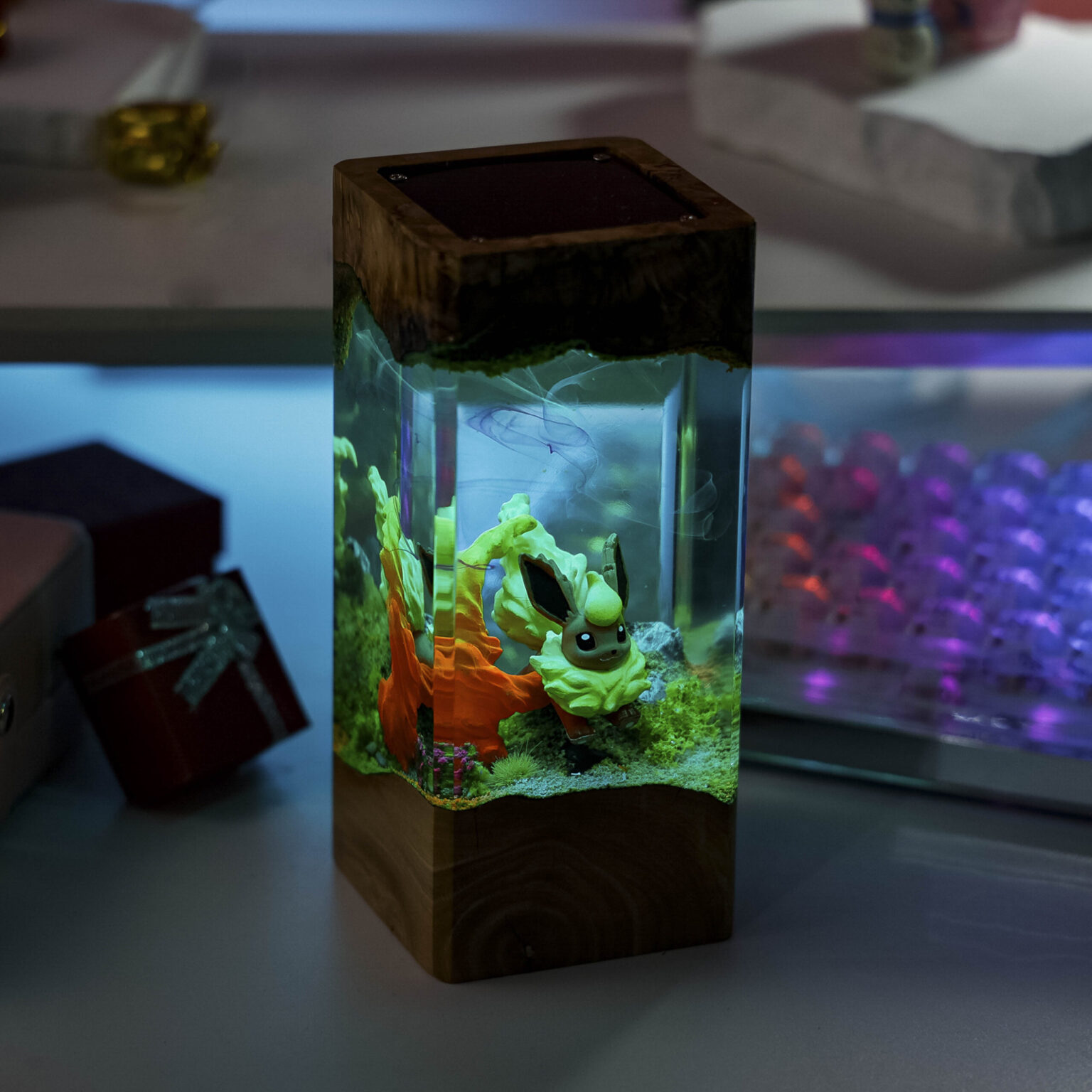 Flareon Pokemon Resin Diorama Lamp - Vietresin